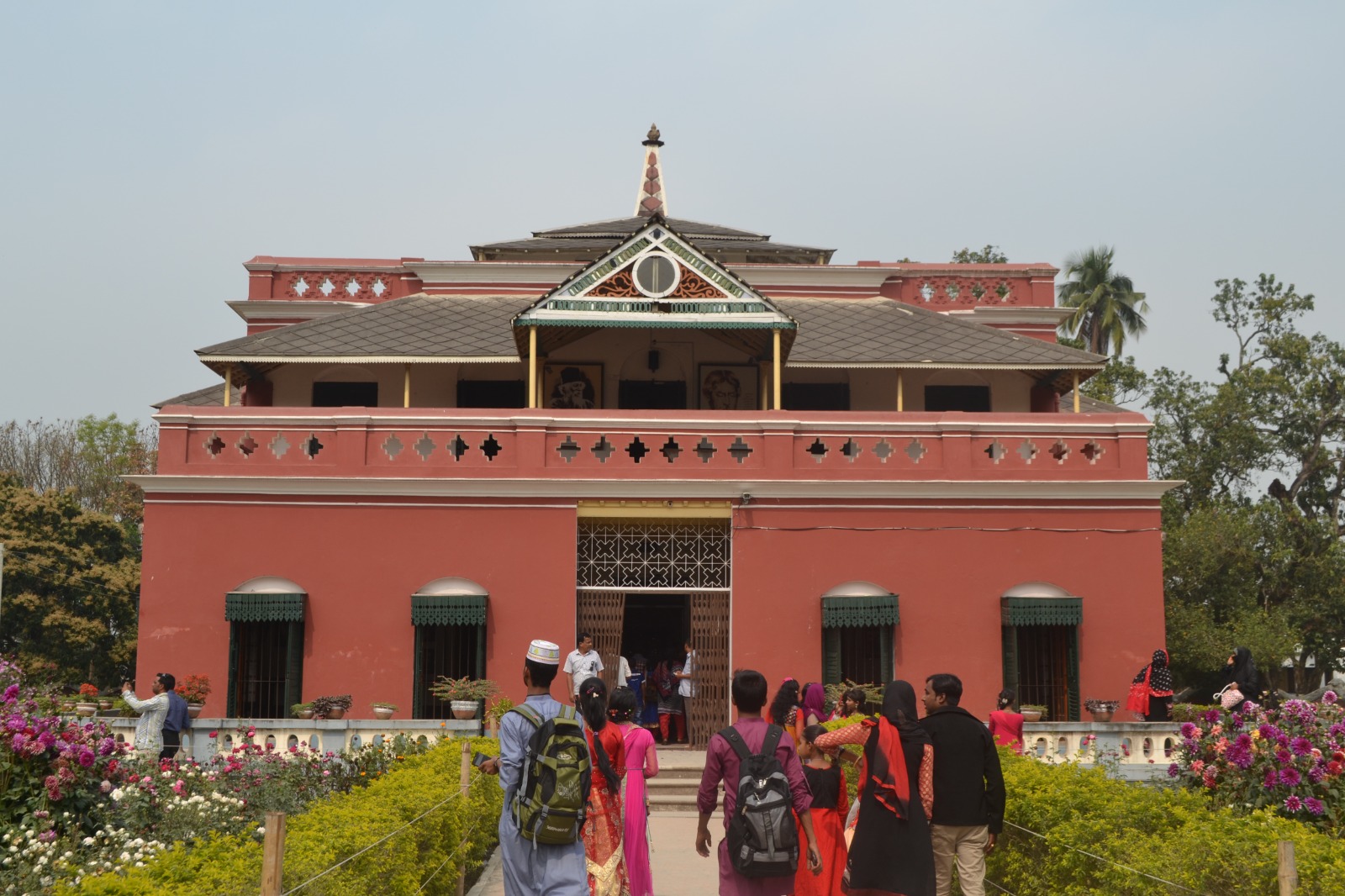 Rabindranath's houses in Silaidaha, Patisar and Sajadpur | Robbar